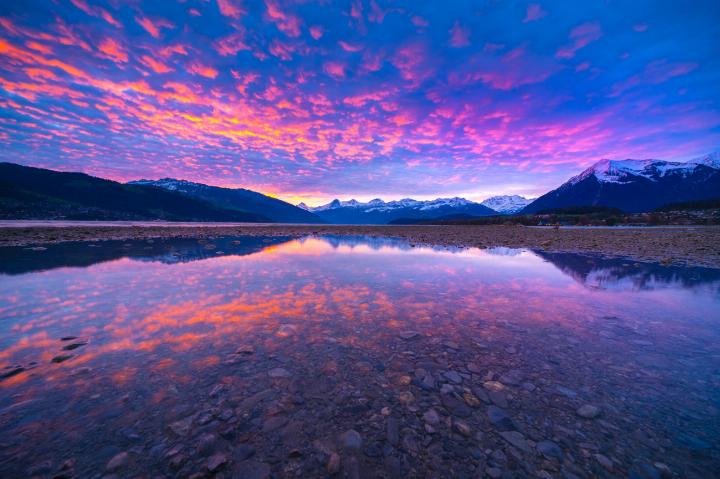 Die Sonnenaufgangsstimmung am Tunersee teilt Simon Schuhmacher mit uns.